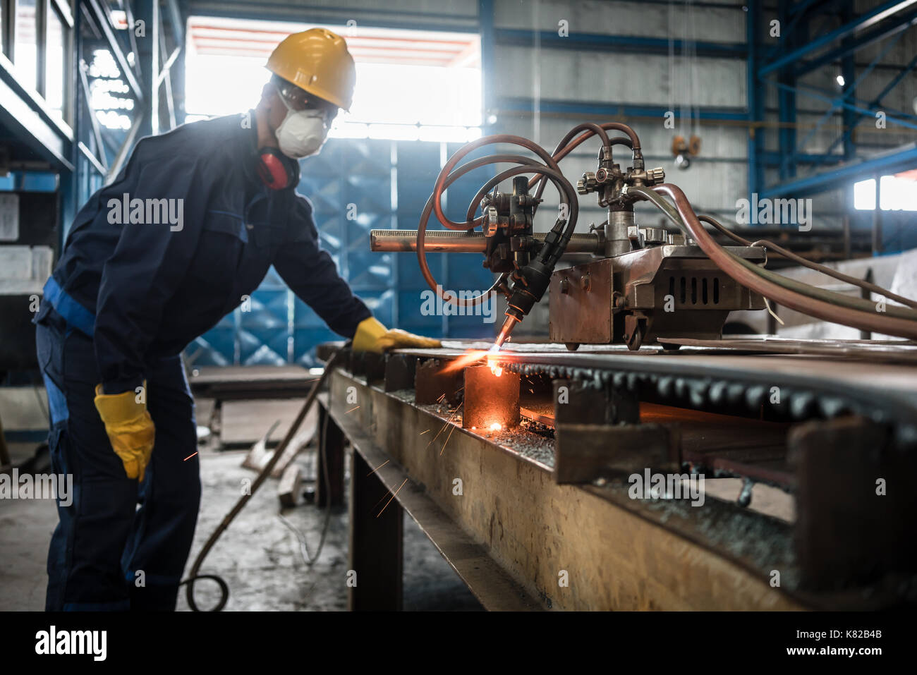 Plasma welding hi-res stock photography and images - Alamy