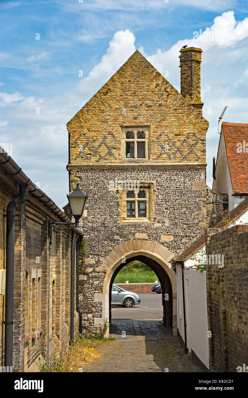 Looking down Quay Lane to Fishergate in Sandwich, Kent, England. One of ...