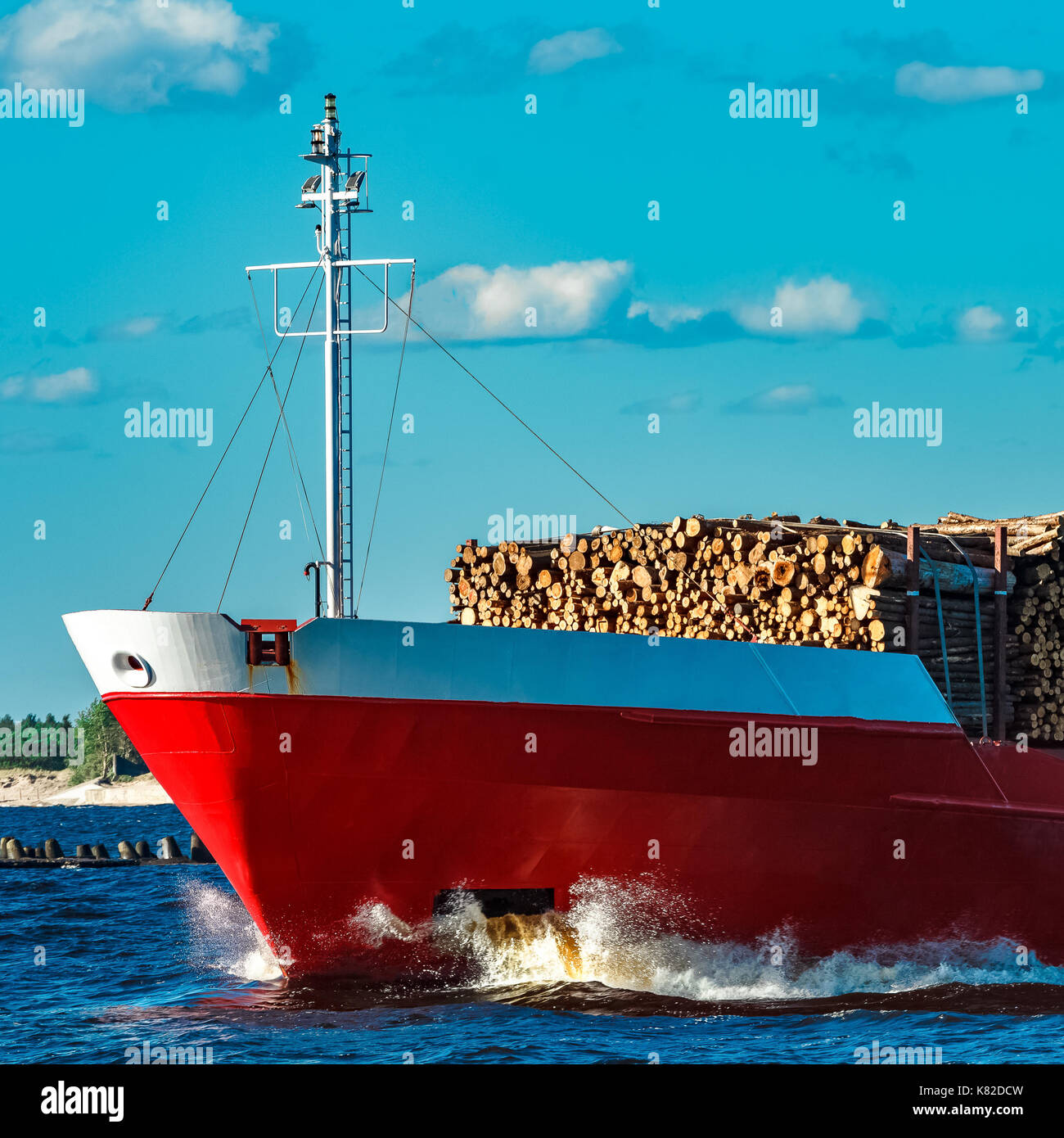 Red cargo ship fully hi-res stock photography and images - Alamy