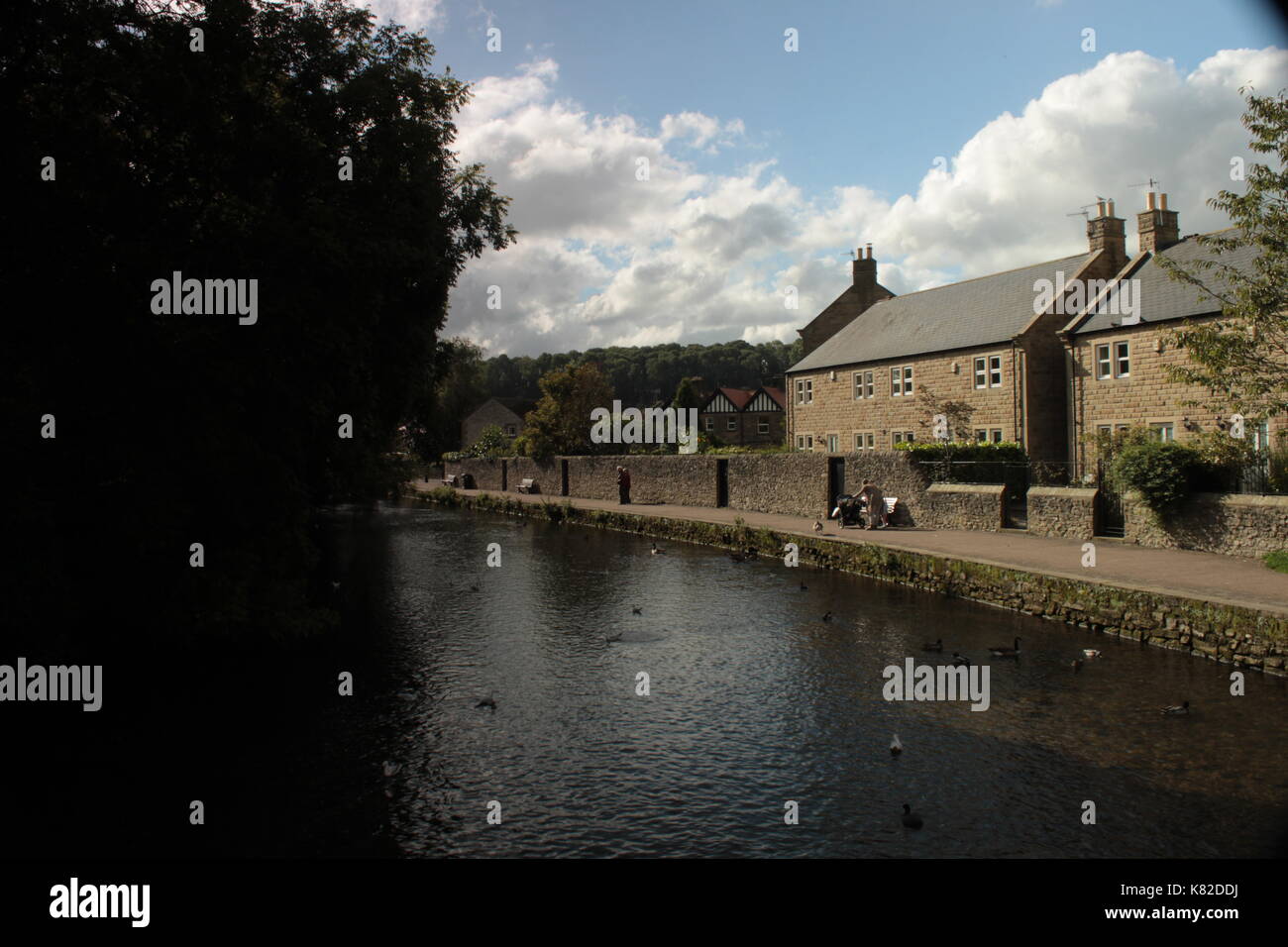 River next to house hi-res stock photography and images - Alamy