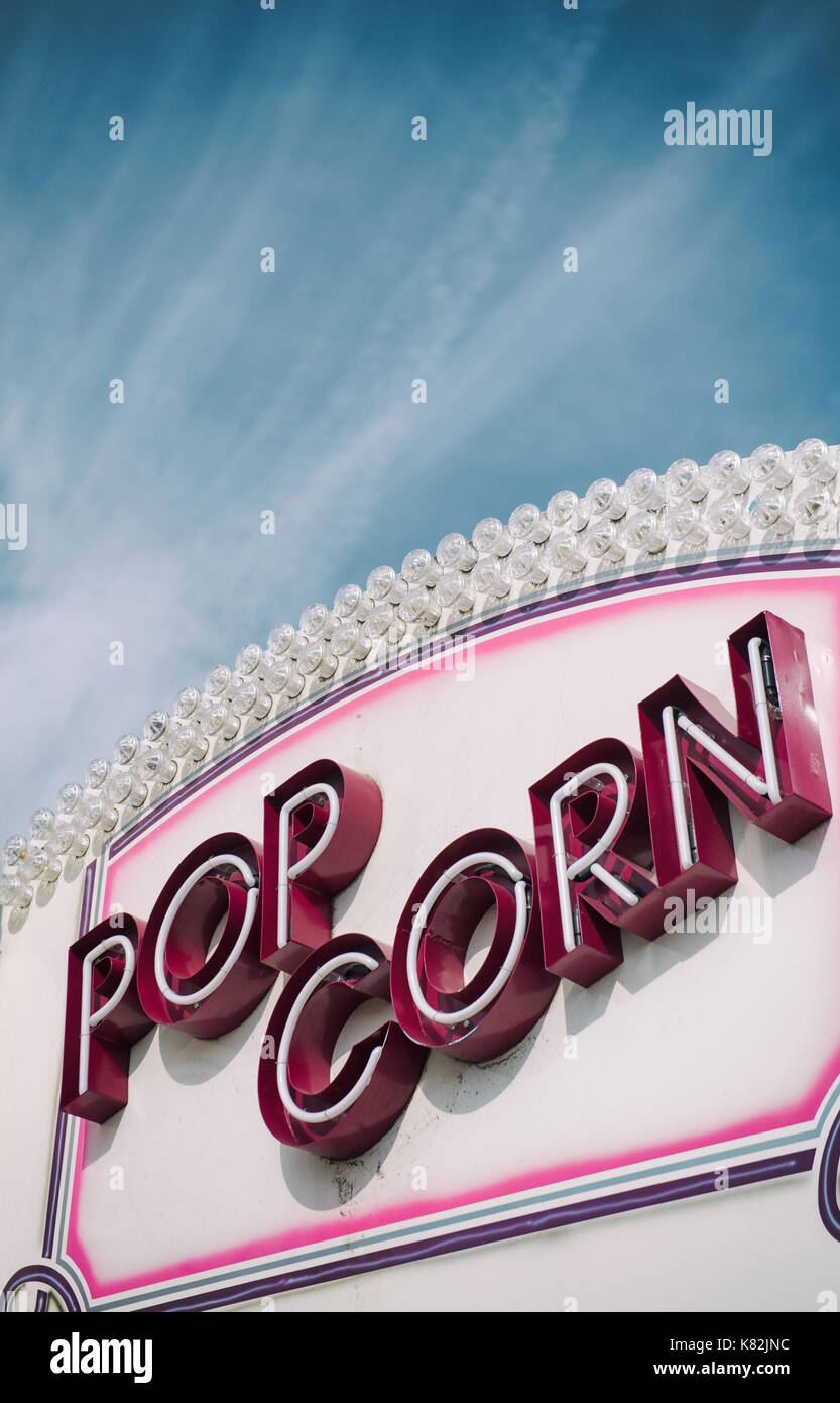 Funfair food stall hi-res stock photography and images - Alamy