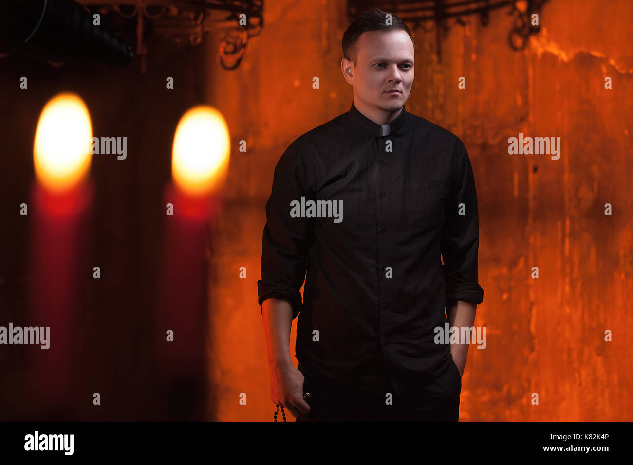 Clergy dog collar religion hi-res stock photography and images - Alamy