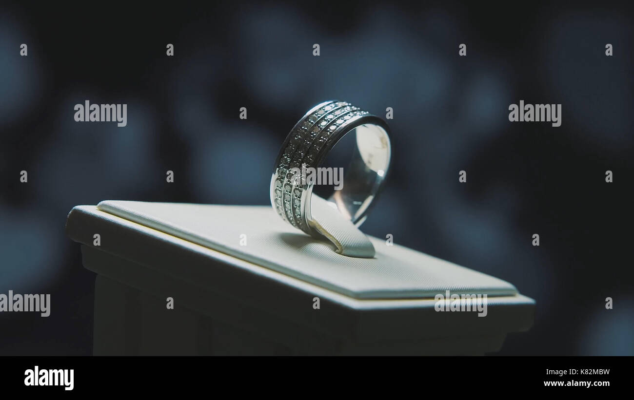 Precious diamond rings. Fine luxury diamond jewellery window display ...