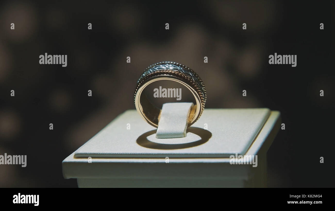 Precious diamond rings. Fine luxury diamond jewellery window display ...