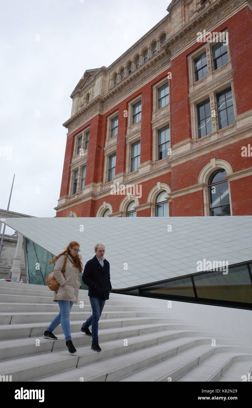 The Sackler Courtyard at the Victoria & Albert Museum in London, UK ...