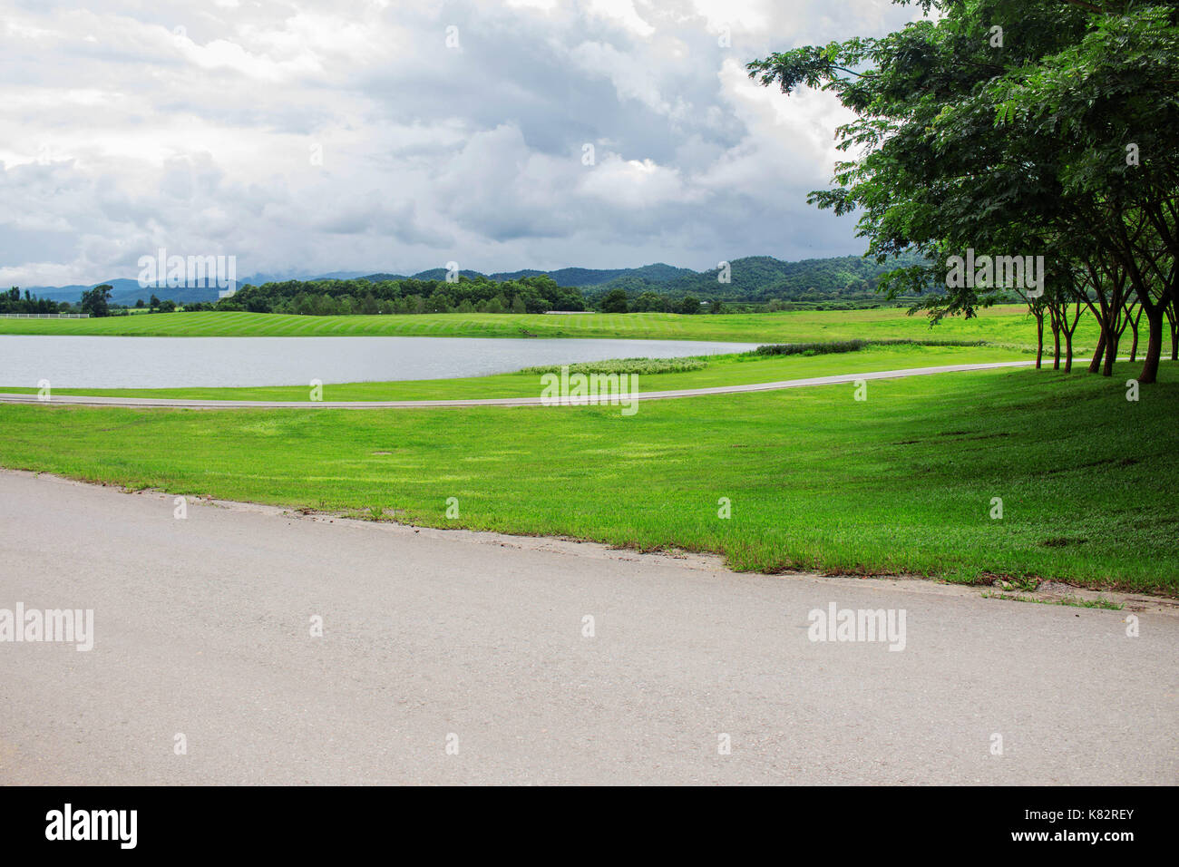 Roadside ponds hi-res stock photography and images - Alamy