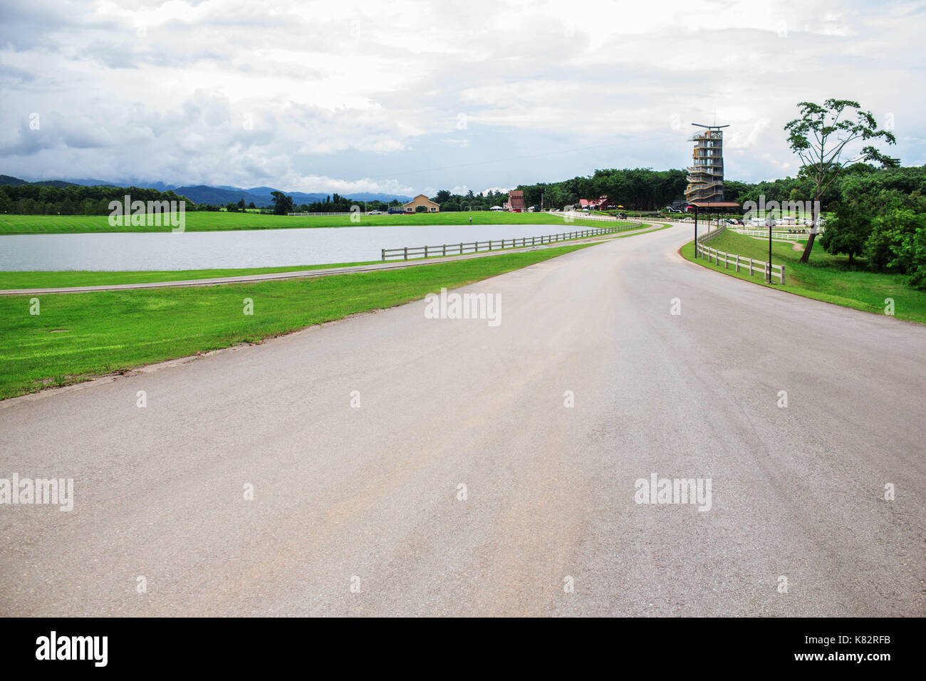 Roadside ponds hi-res stock photography and images - Alamy