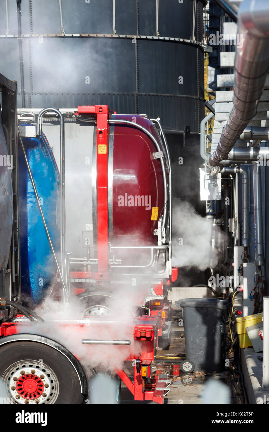 Tanker truck unloading hi-res stock photography and images - Alamy