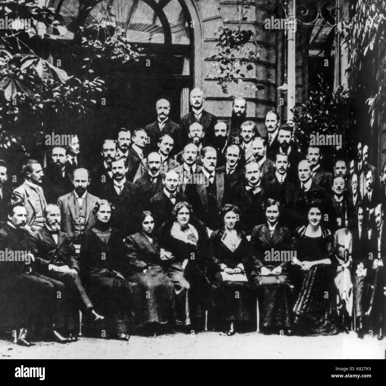 Photograph of sigmund freud hi-res stock photography and images - Alamy