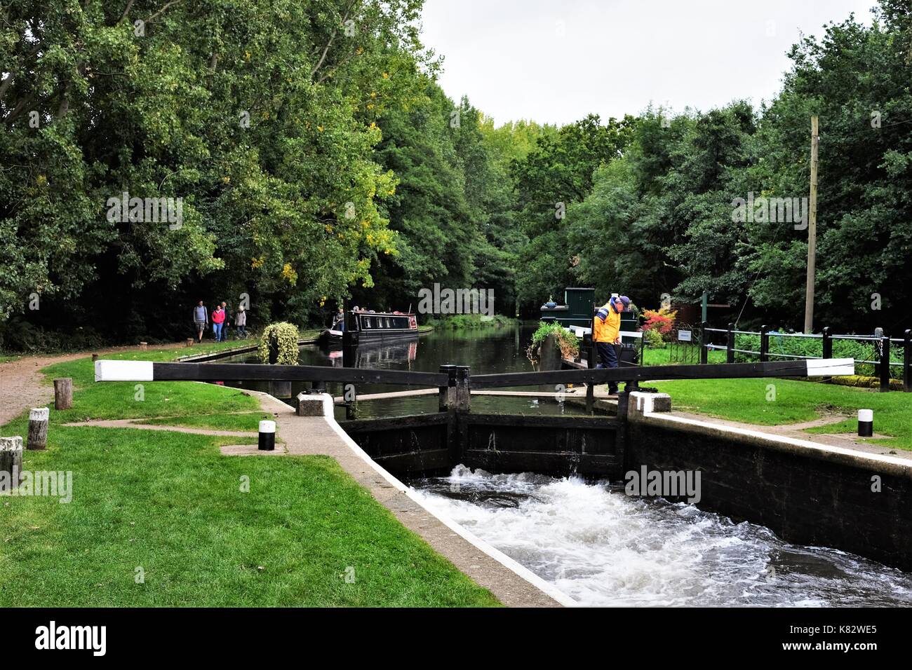 Lock river Wey Surrey Stock Photo - Alamy