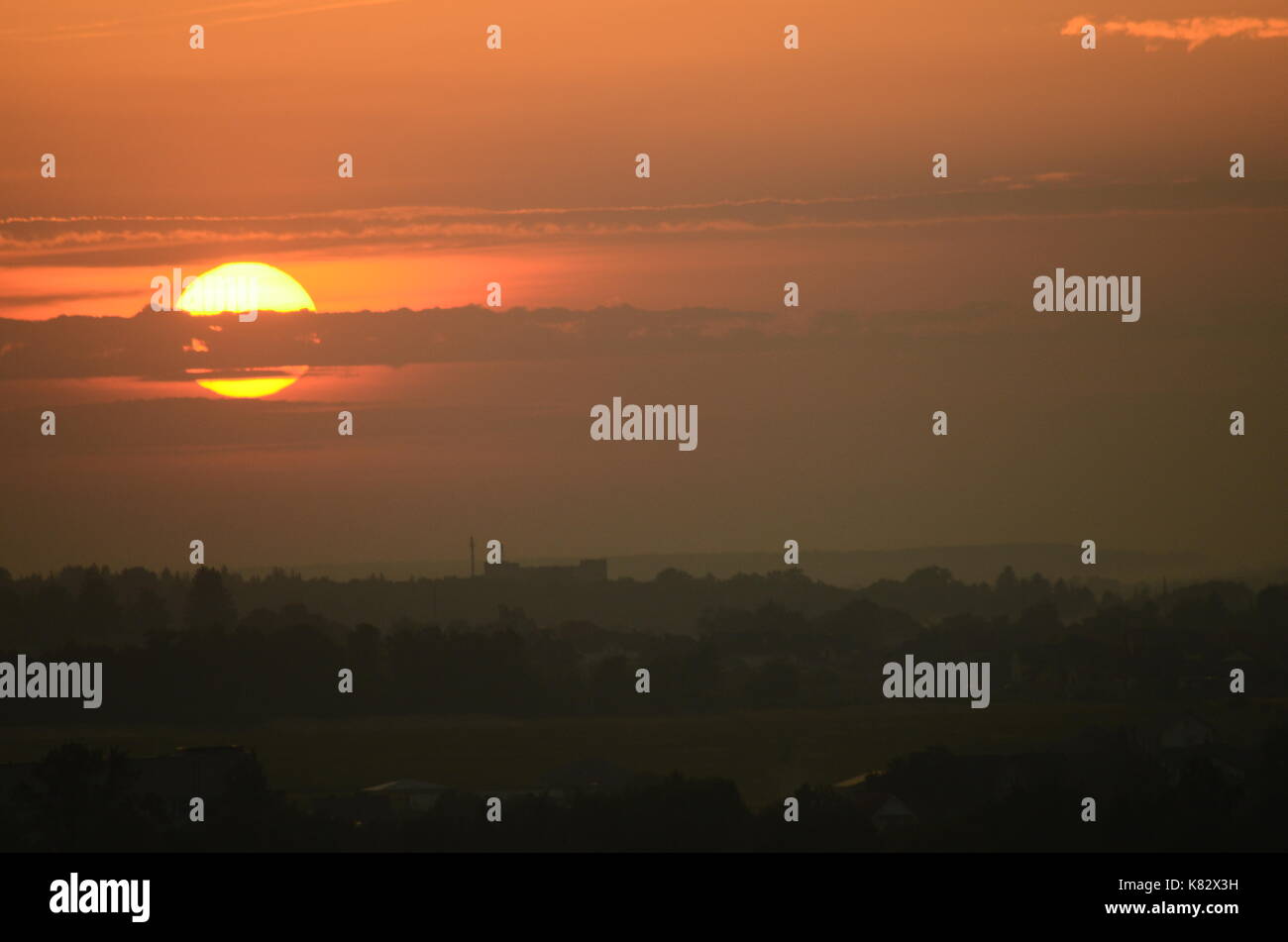 Skycloudssunset hi-res stock photography and images - Alamy