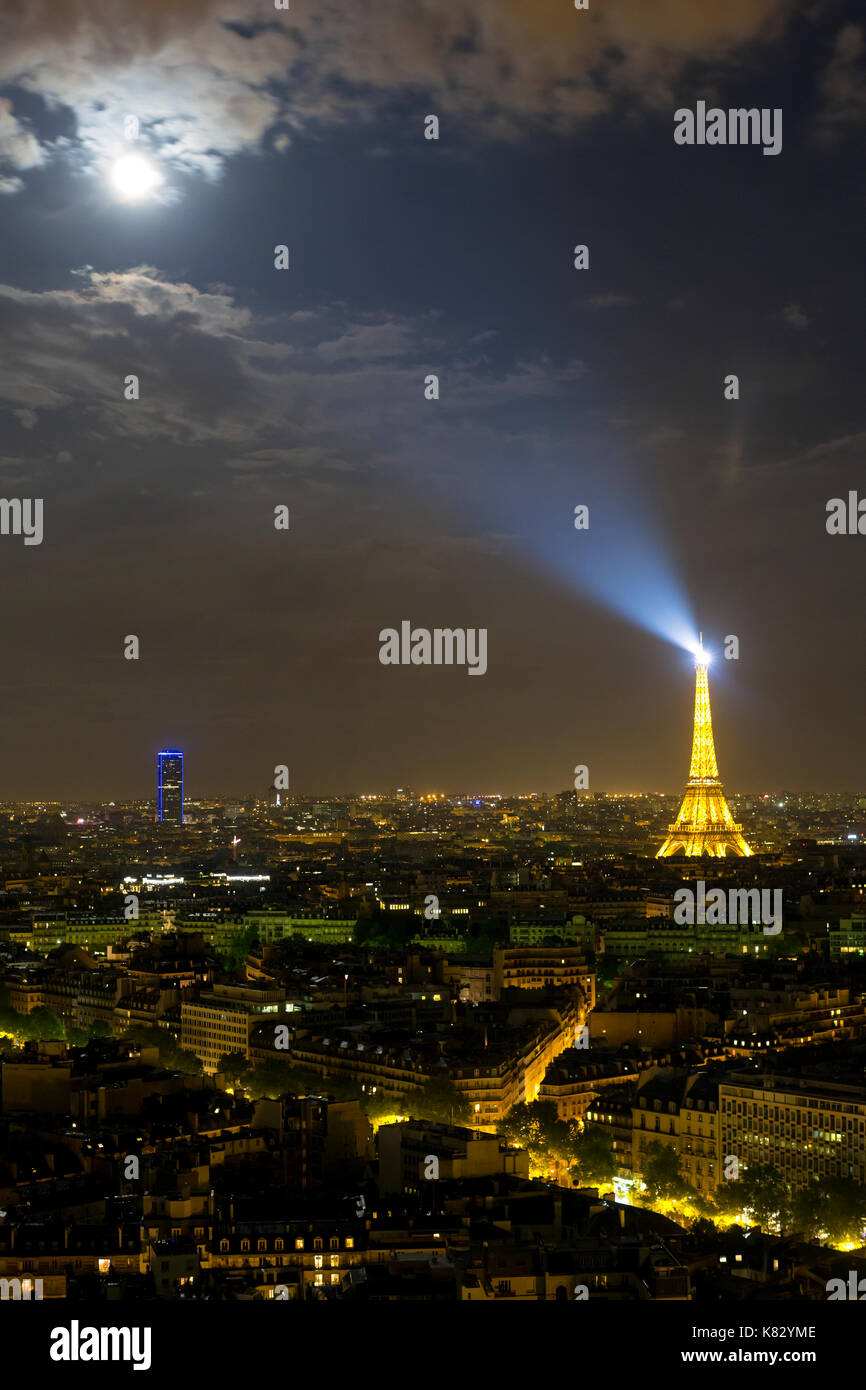 Moonrise over the City and the Arc de Triomphe, Paris, France, Europe ...