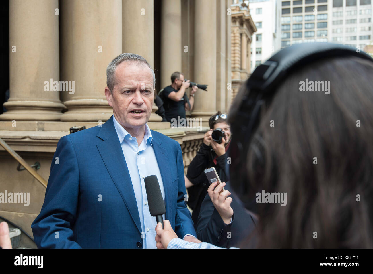 Shorten hi-res stock photography and images - Alamy