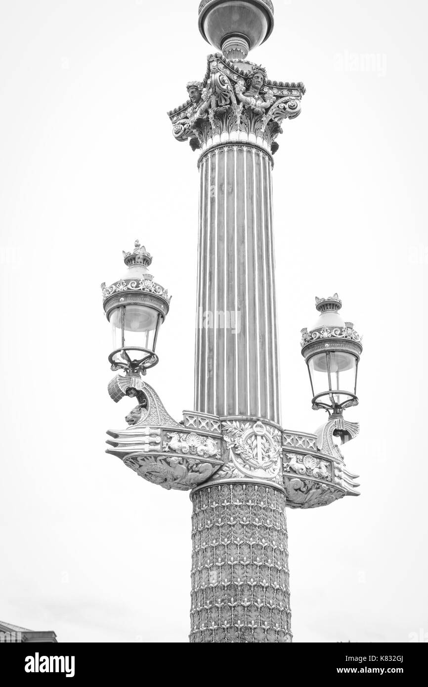 Paris, France: Place de la Concorde with its typical baroque ...