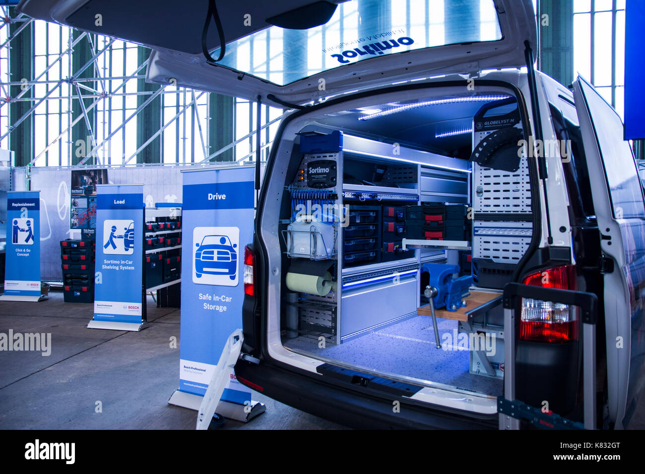 Workers van tools hi-res stock photography and images - Alamy