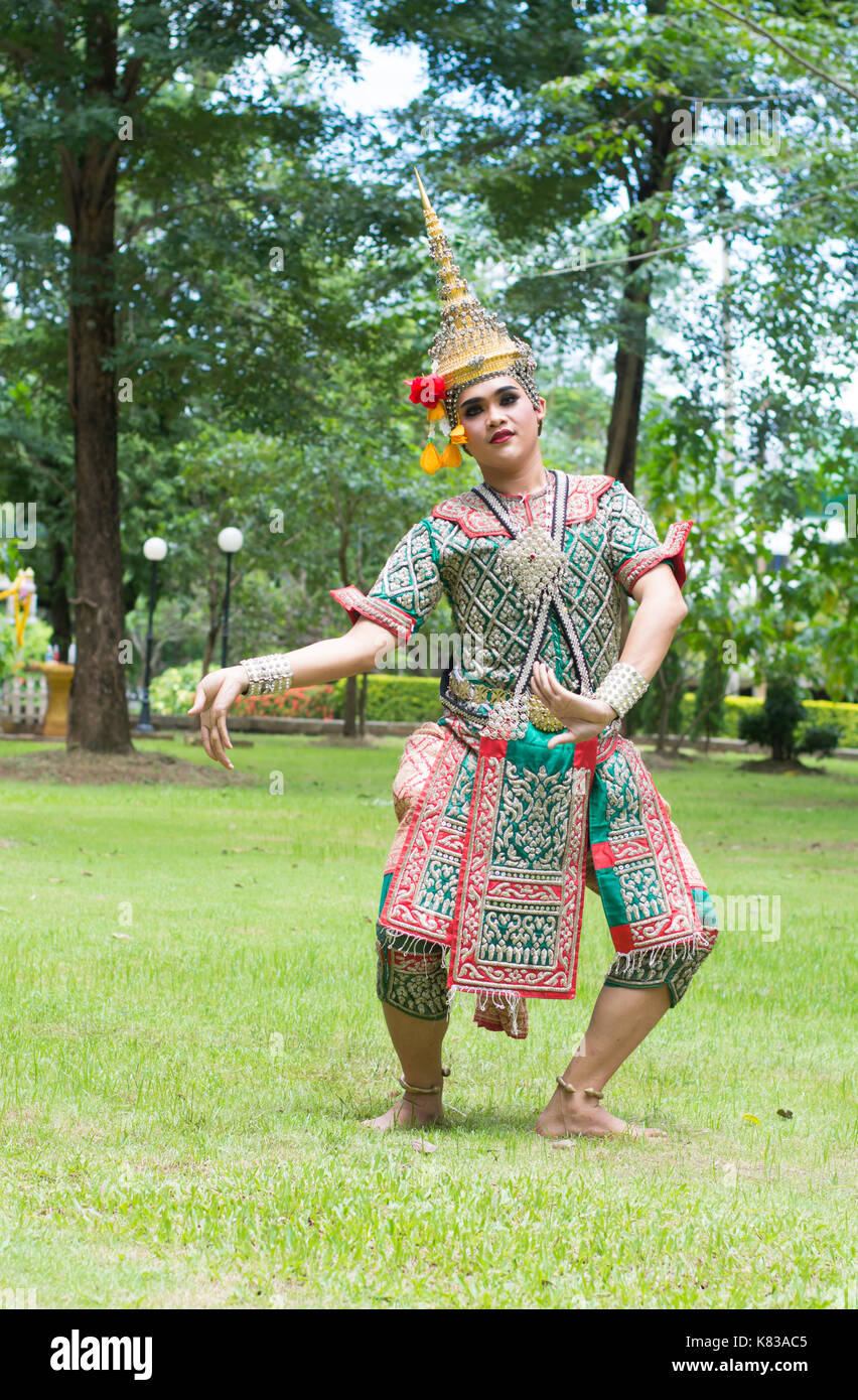 Thai traditional dress. Actors performs Thai ancient dancing Art of ...