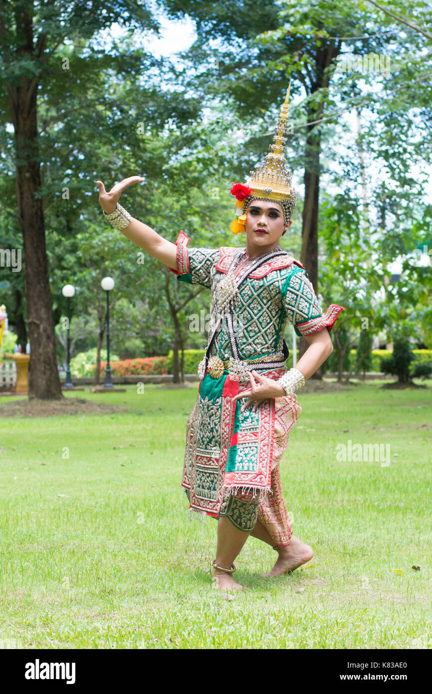 Thai traditional dress. Actors performs Thai ancient dancing Art of ...