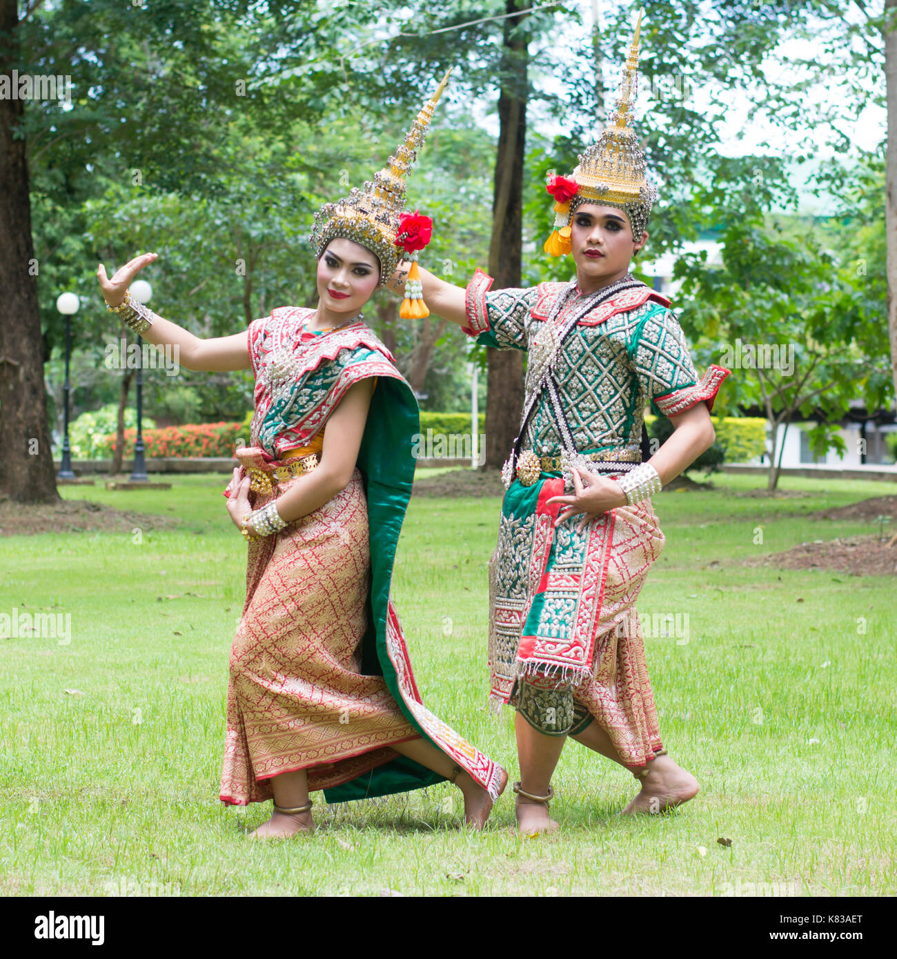 Thai traditional dress. Actors performs Thai ancient dancing Art of ...