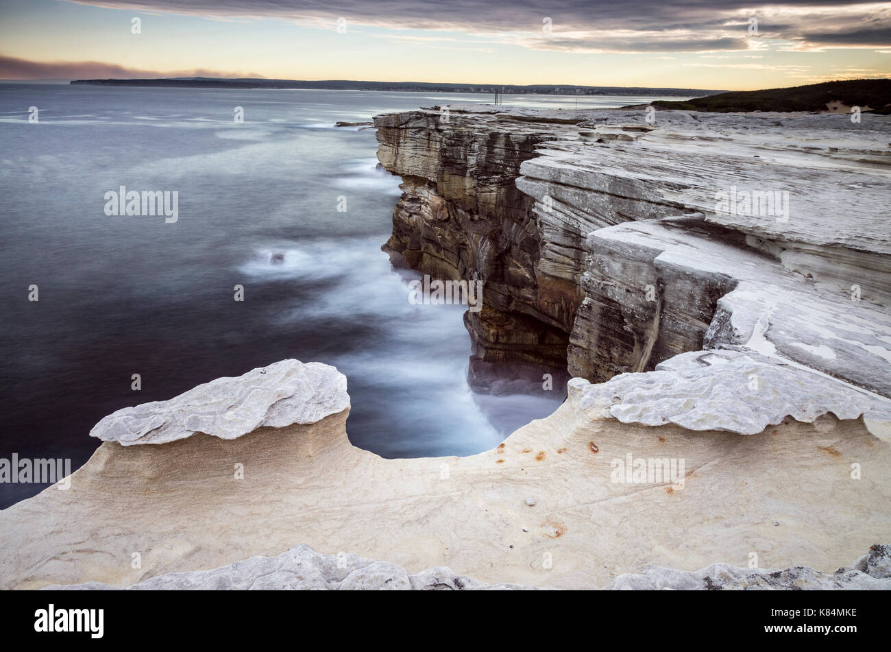 Potter Point cliffs at Kurnell, Sydney, New South Wales, Australia ...