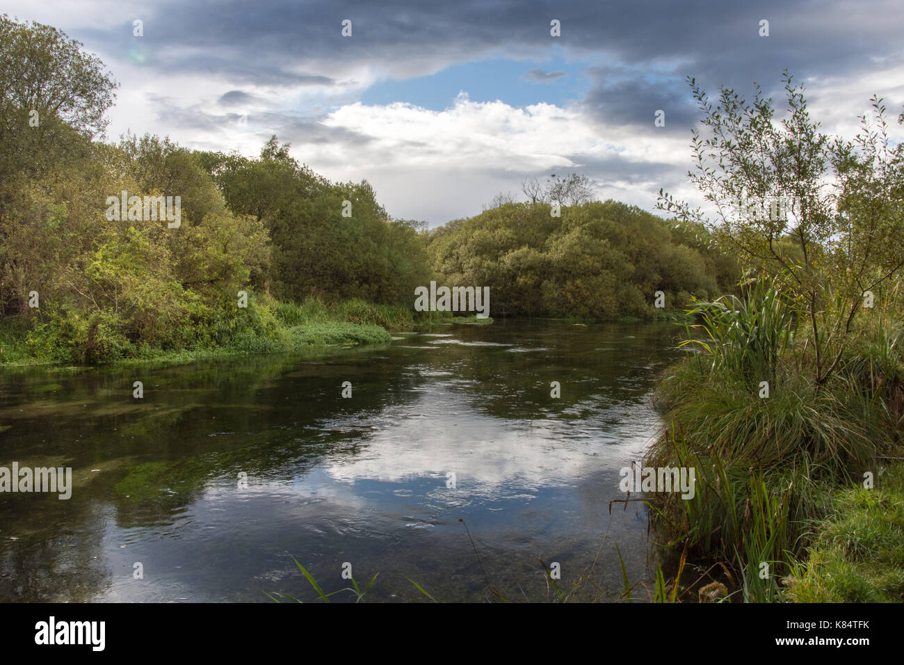 River meander uk hi-res stock photography and images - Alamy