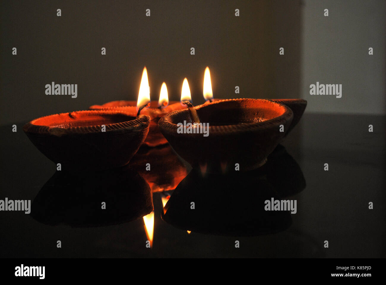 Diva diwali hi-res stock photography and images - Alamy