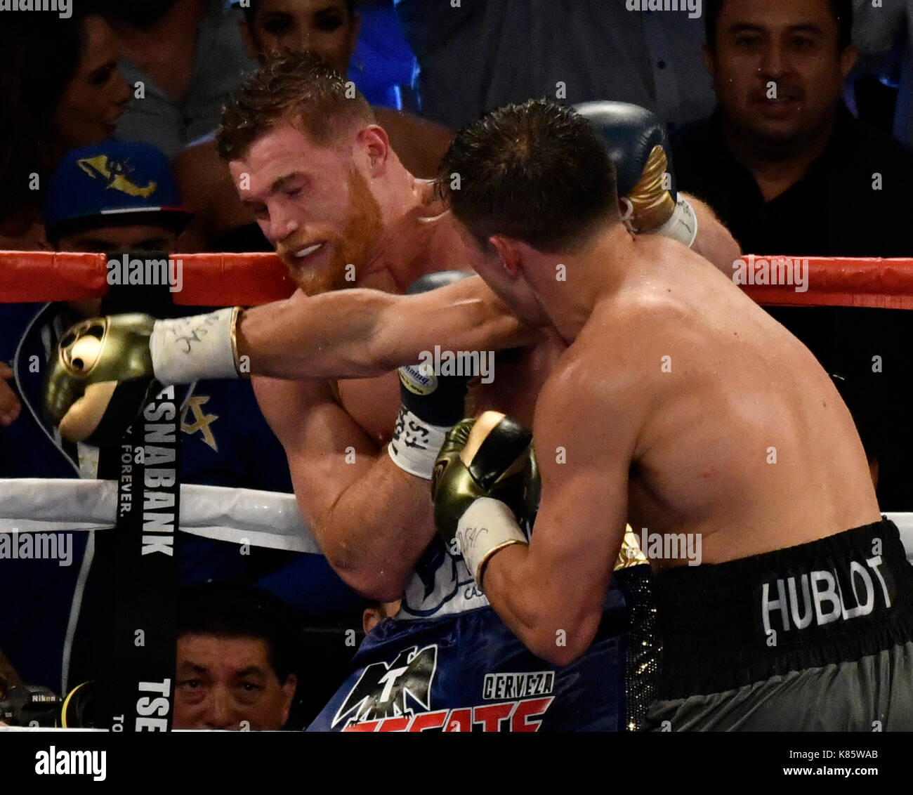 Las Vegas, NV, USA. 16th Sep, 2017. (In gray trunks) GGG goes 12 rounds ...