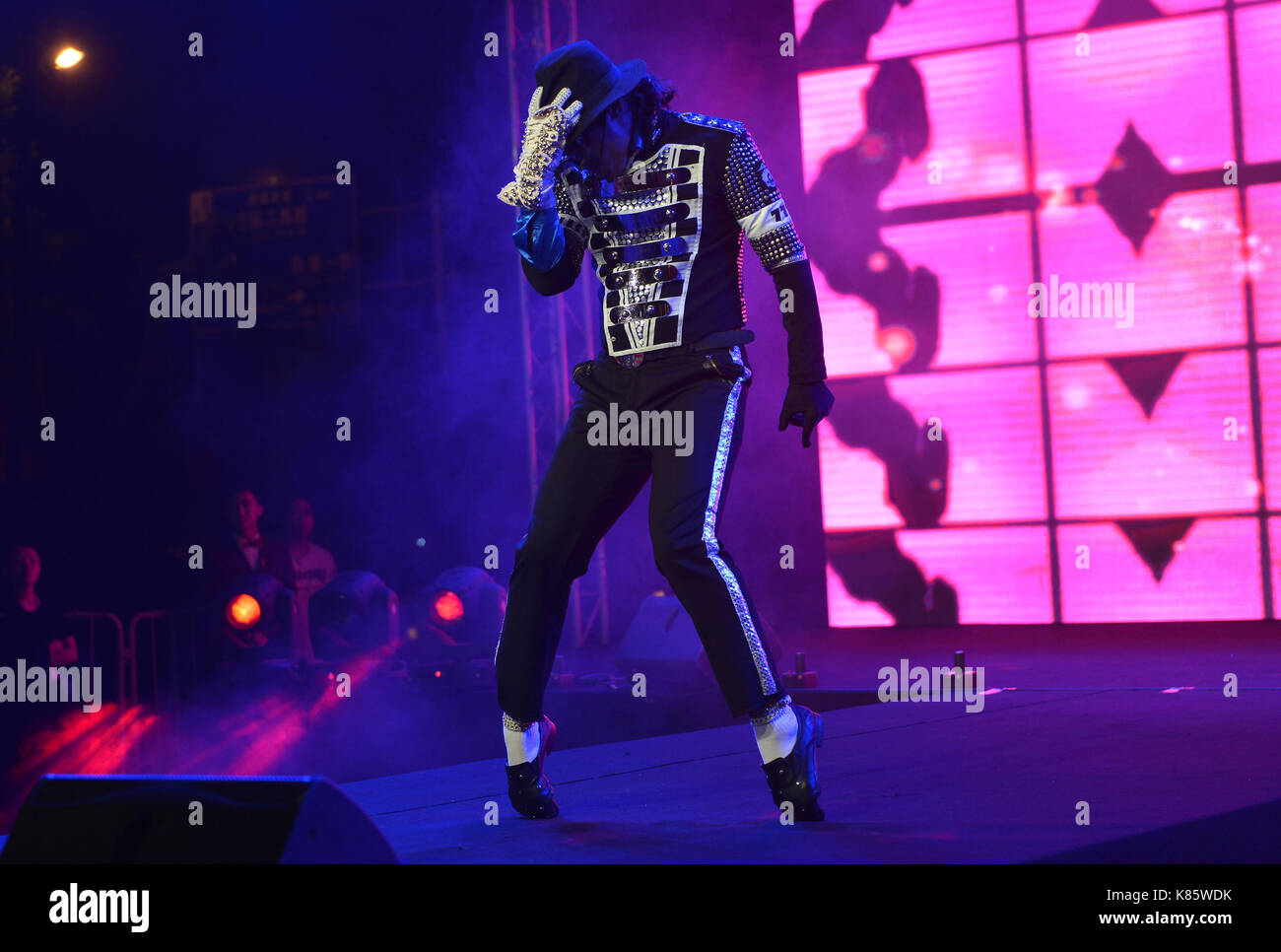 Shenyang, China. 17th Sep, 2017. A man imitates the dance of Michale ...