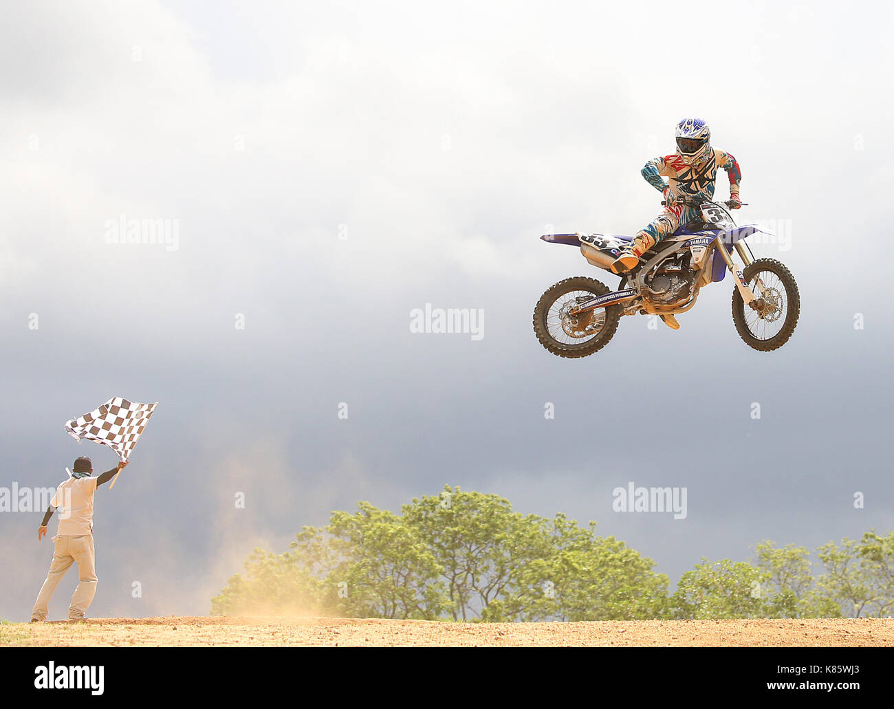 Sri lankan's Evon Biyagee Gurusinghe rider his byke during the walawa ...