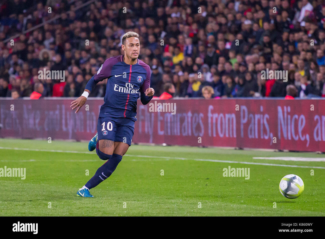 Neymar Jr. in action during the French Ligue 1 soccer match between ...