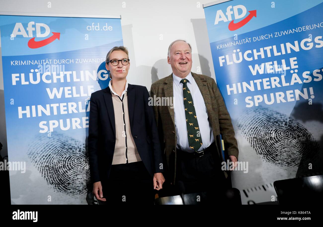 Berlin, Germany. 18th Sep, 2017. Alice Weidel and Alexander Gauland (R ...