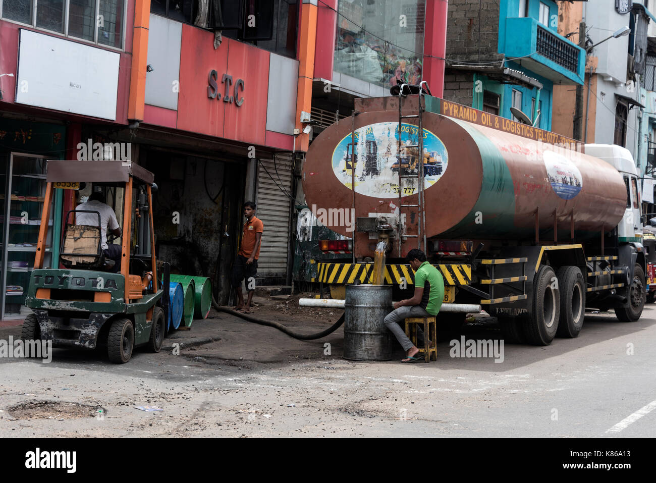 Pyramid oil tanker hi-res stock photography and images - Alamy