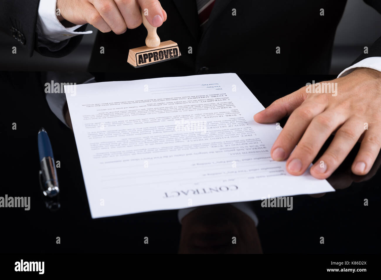 Supply contract hi-res stock photography and images - Alamy