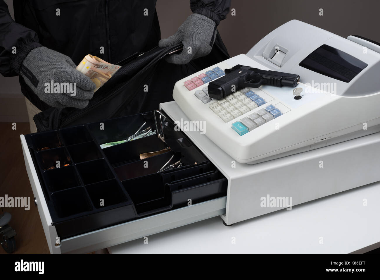 Man cash register hi-res stock photography and images - Alamy