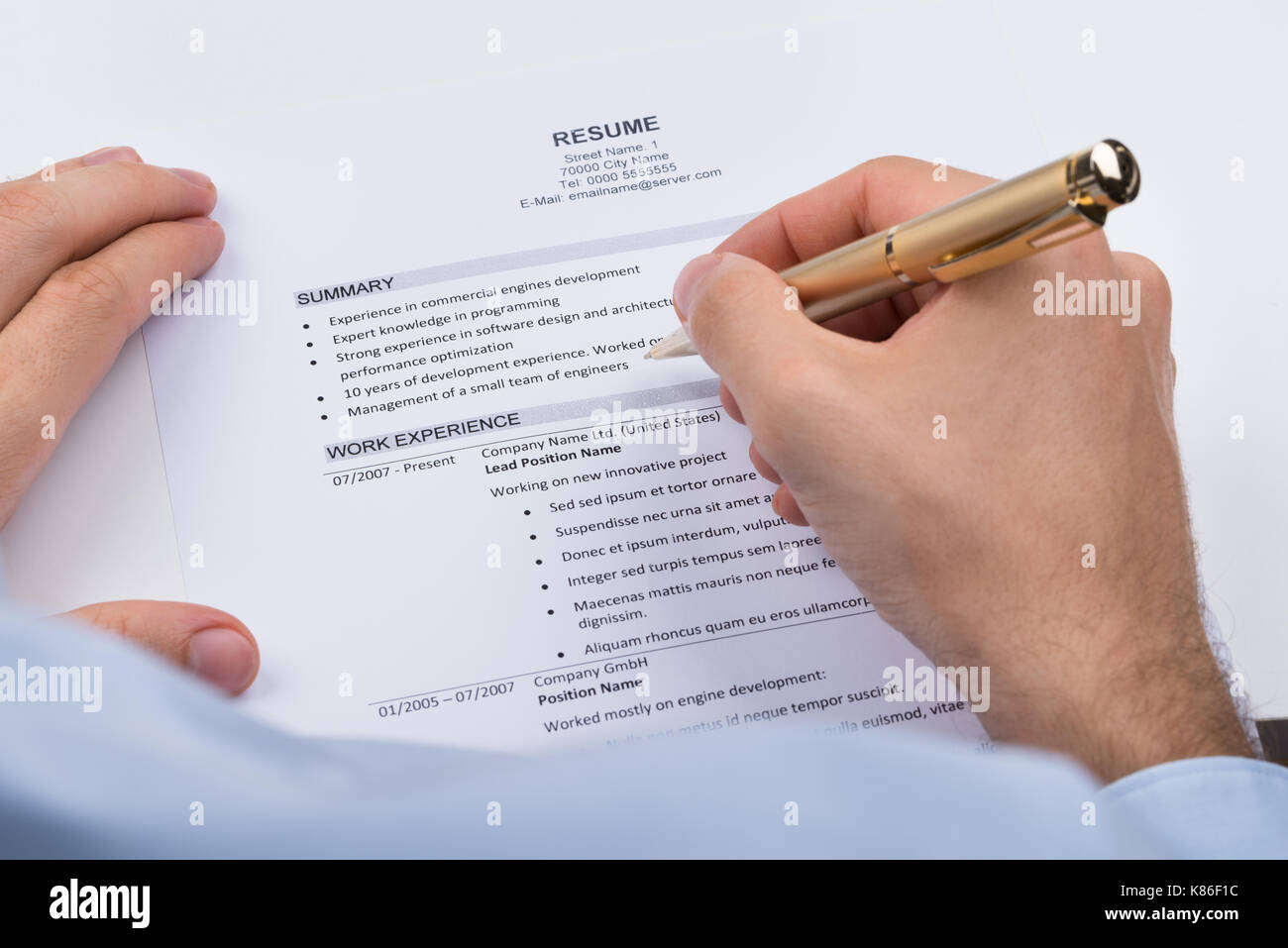 Resume with pen and paper hi-res stock photography and images - Alamy