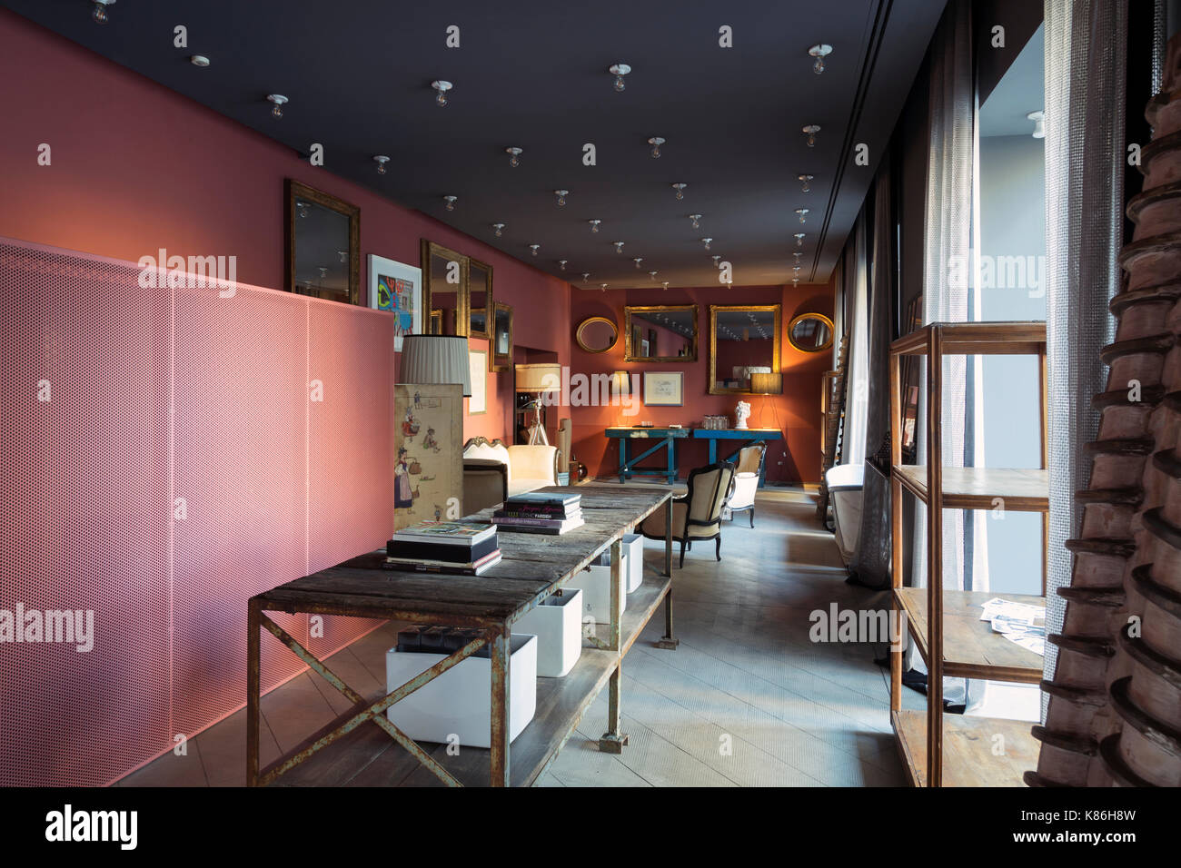 Antique shop store in Milano, Italy Stock Photo - Alamy