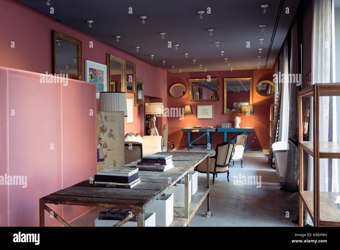 Antique shop store in Milano, Italy Stock Photo - Alamy