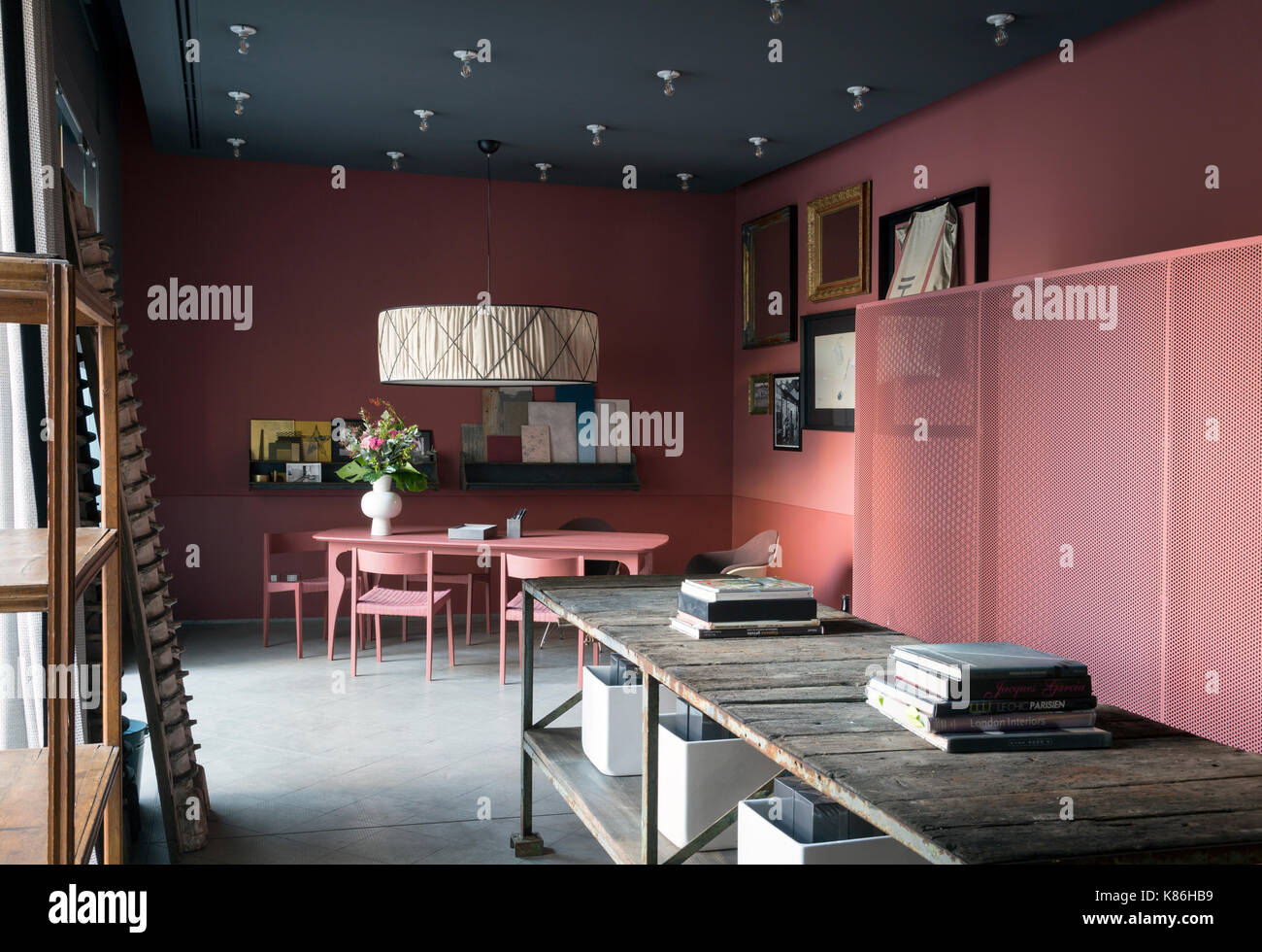 Antique shop store in Milano, Italy Stock Photo - Alamy