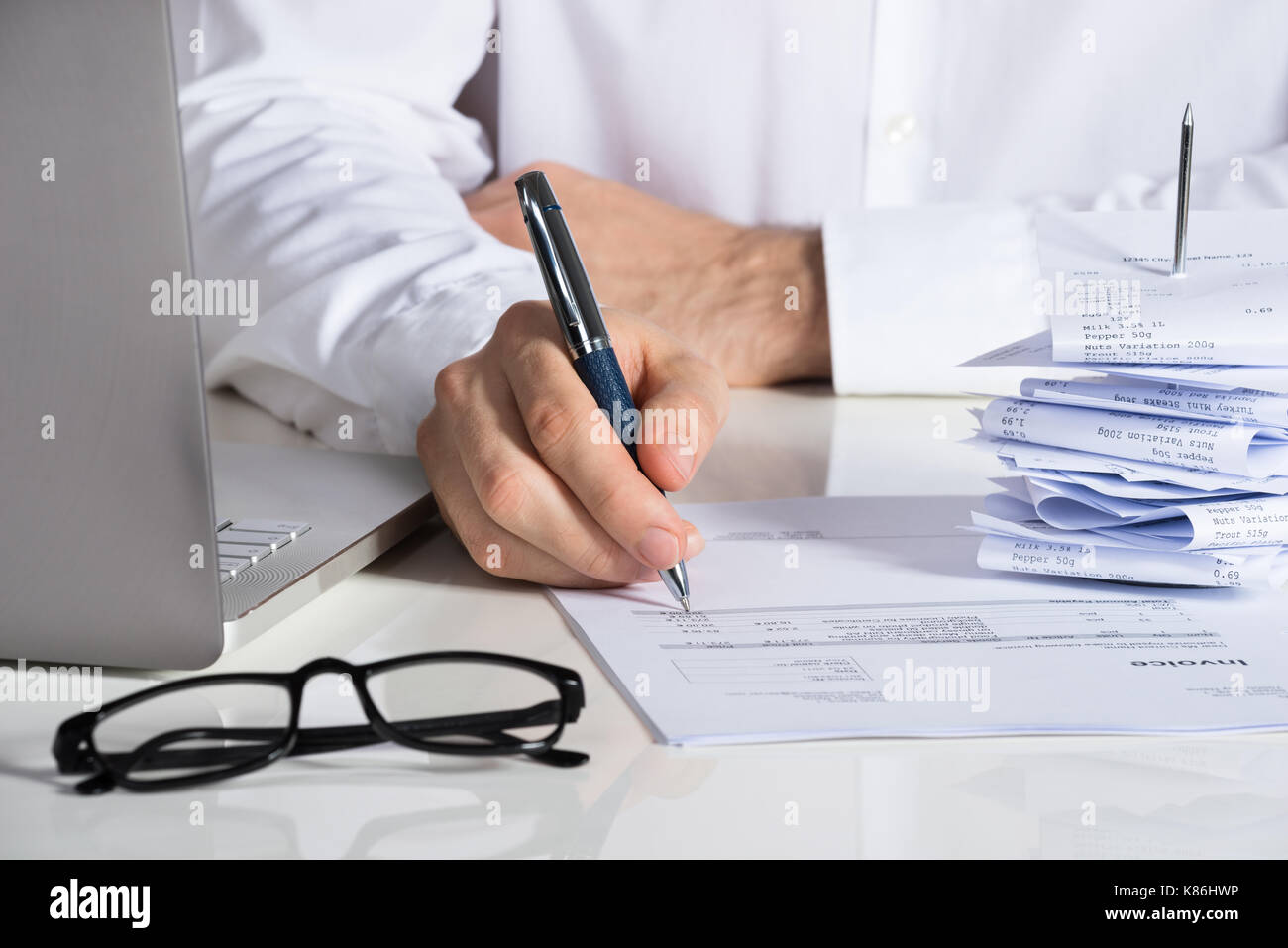 Corporate business invoice hi-res stock photography and images - Alamy