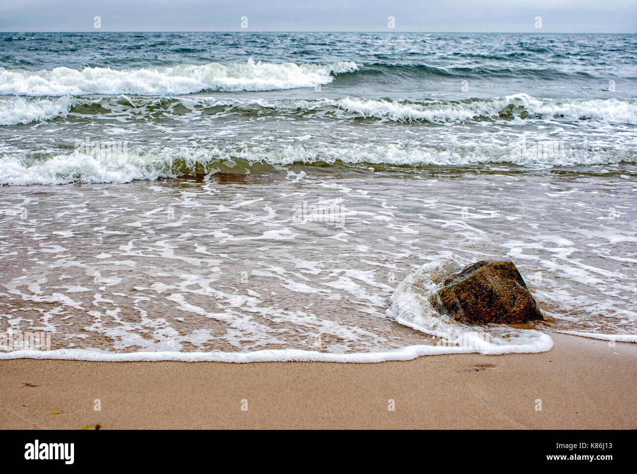 Seashore big stone hi-res stock photography and images - Alamy