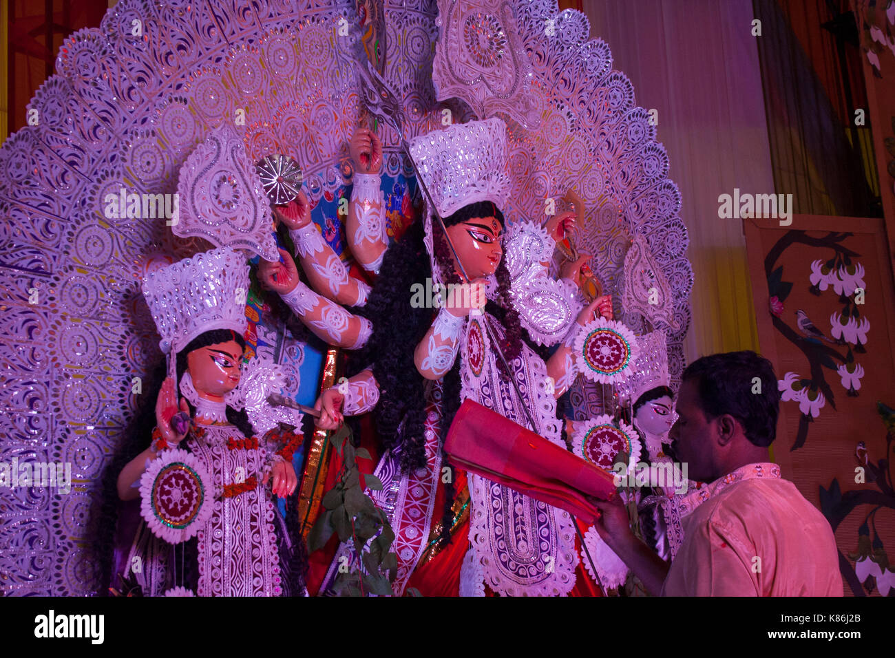 Rituals of durga puja hi-res stock photography and images - Alamy