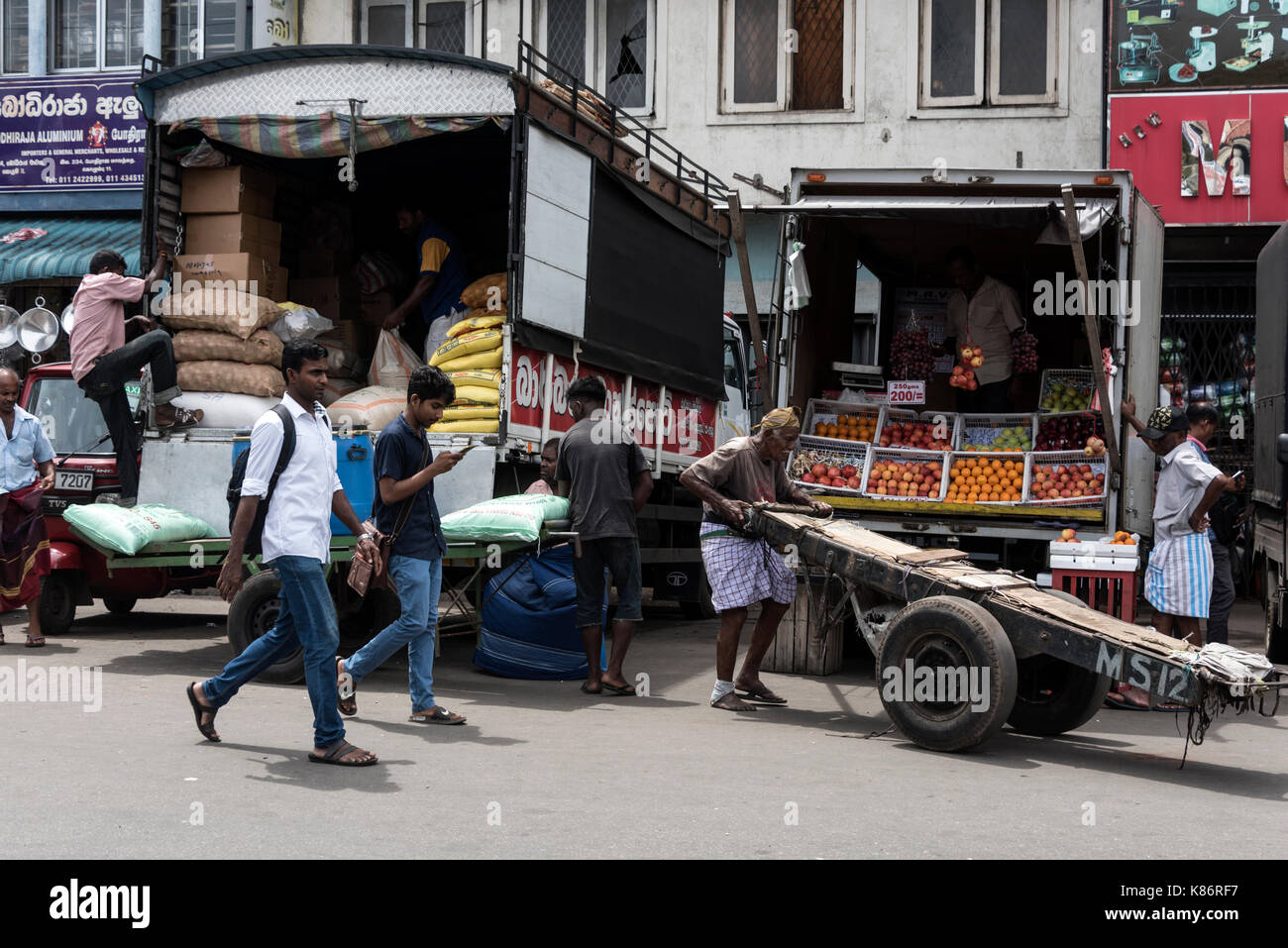 Pettah Market in Colombo, Sri Lanka. Pettah Market is Colombo’s biggest ...