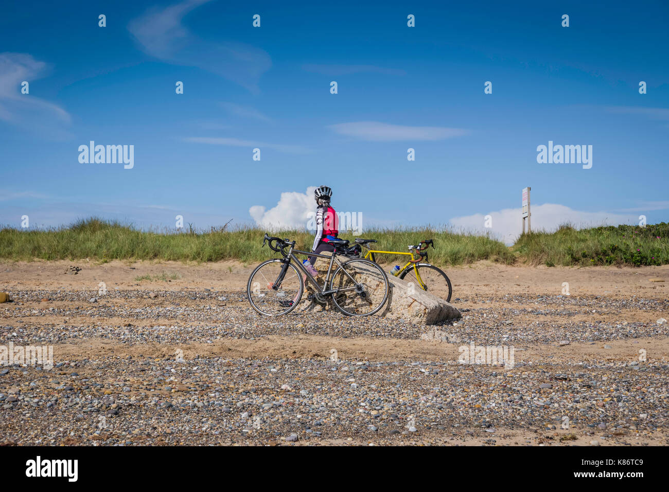 Cycling along yorkshire coast hi-res stock photography and images - Alamy