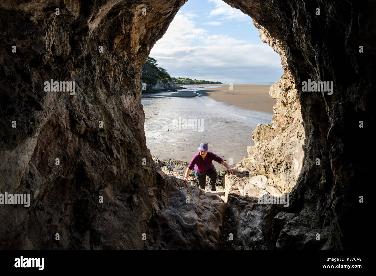 Cove cave hi-res stock photography and images - Alamy