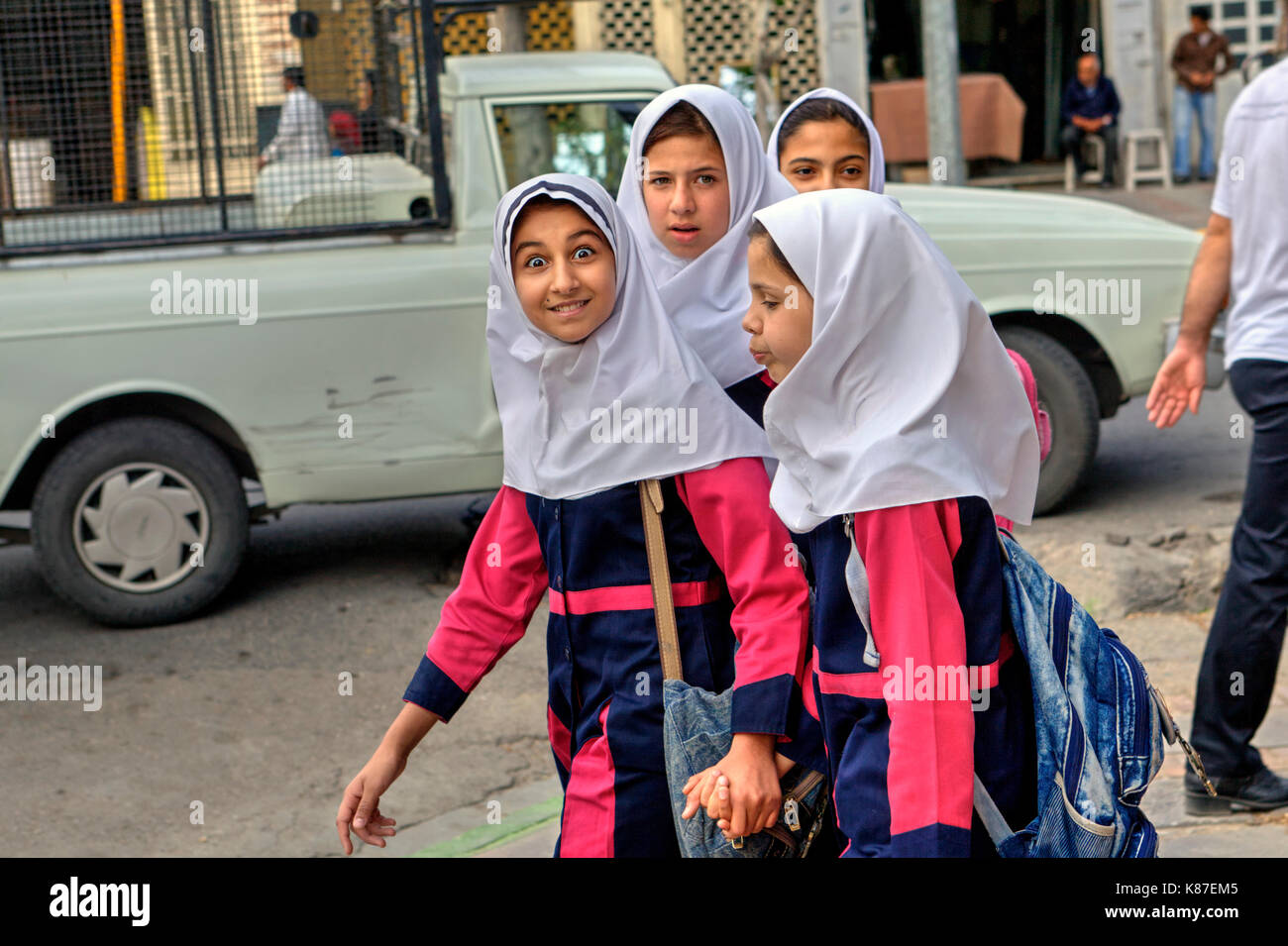 Iranian school girls hi-res stock photography and images - Alamy