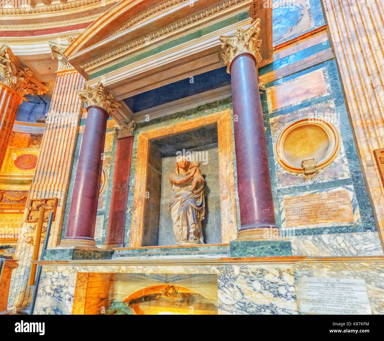 Tomb of raphael rome hi-res stock photography and images - Alamy
