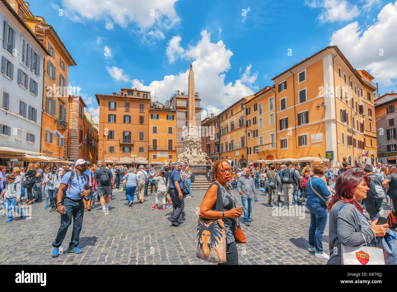 ROME, ITALY - MAY 10, 2017 : Rotund Square (Piazza della Rotonda) and ...