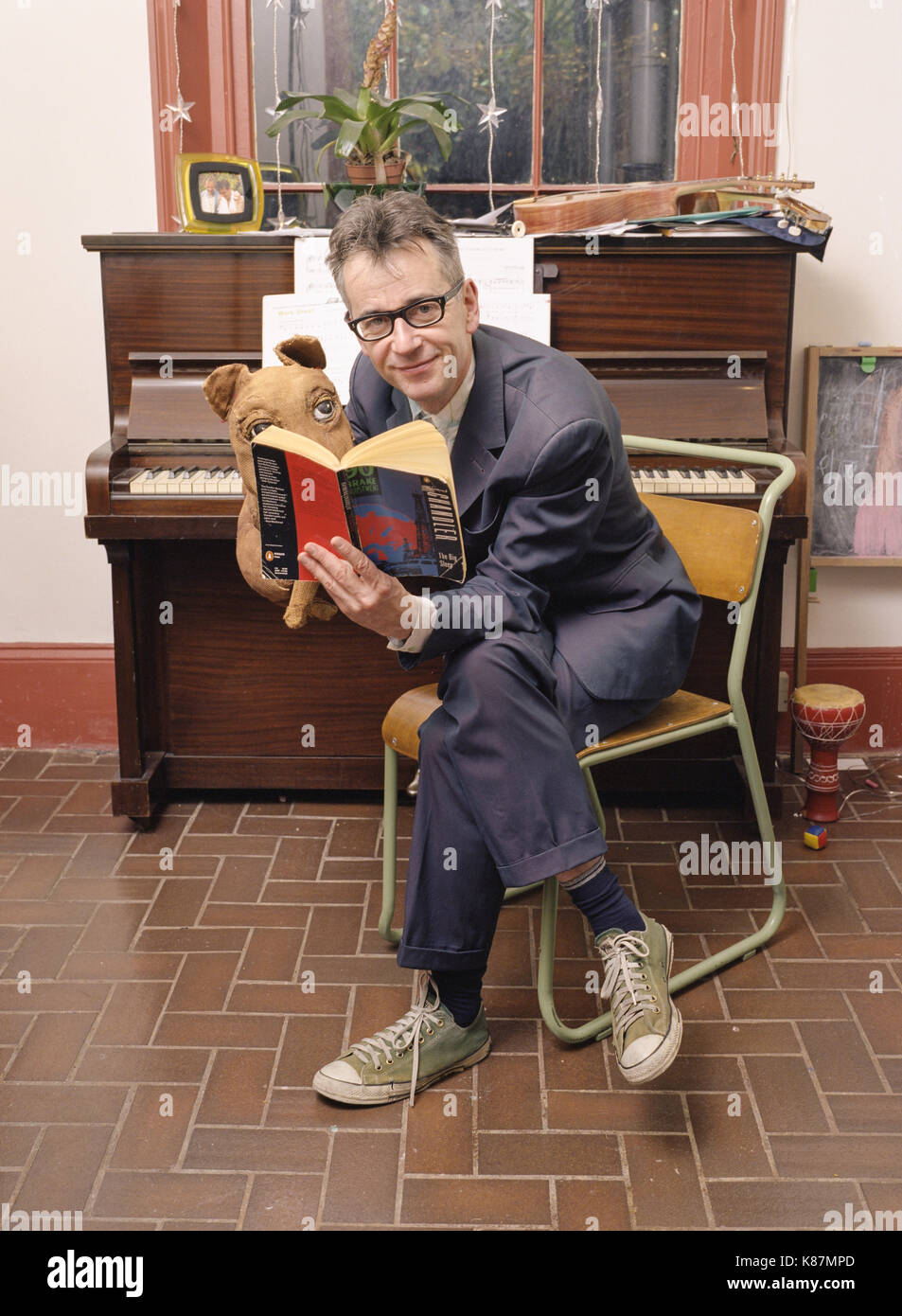 John hegley portrait hi-res stock photography and images - Alamy