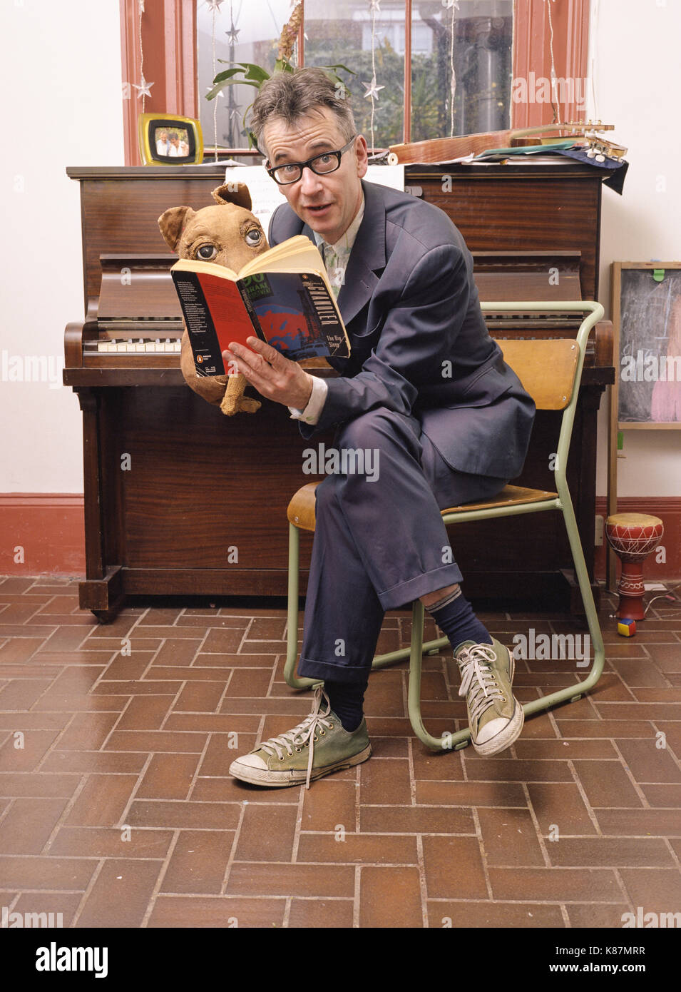 John hegley portrait hi-res stock photography and images - Alamy