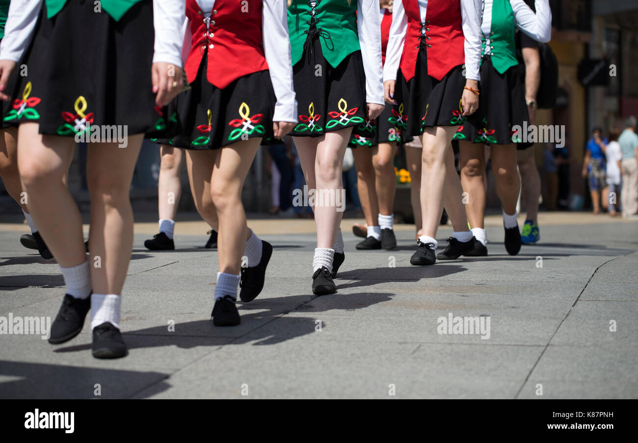 Irish dancers hi-res stock photography and images - Alamy