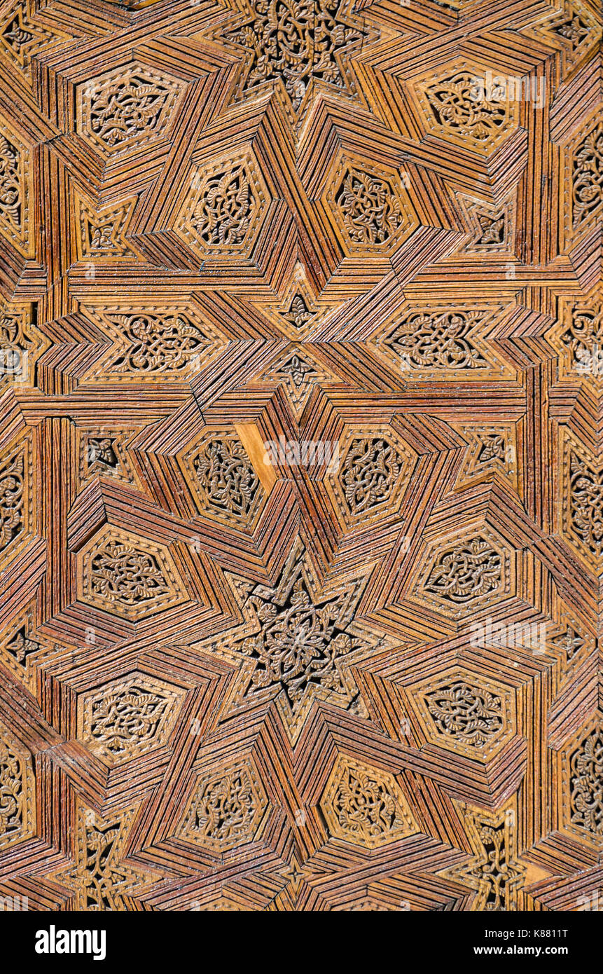Mosque door arabic pattern calligraphy hi-res stock photography and ...